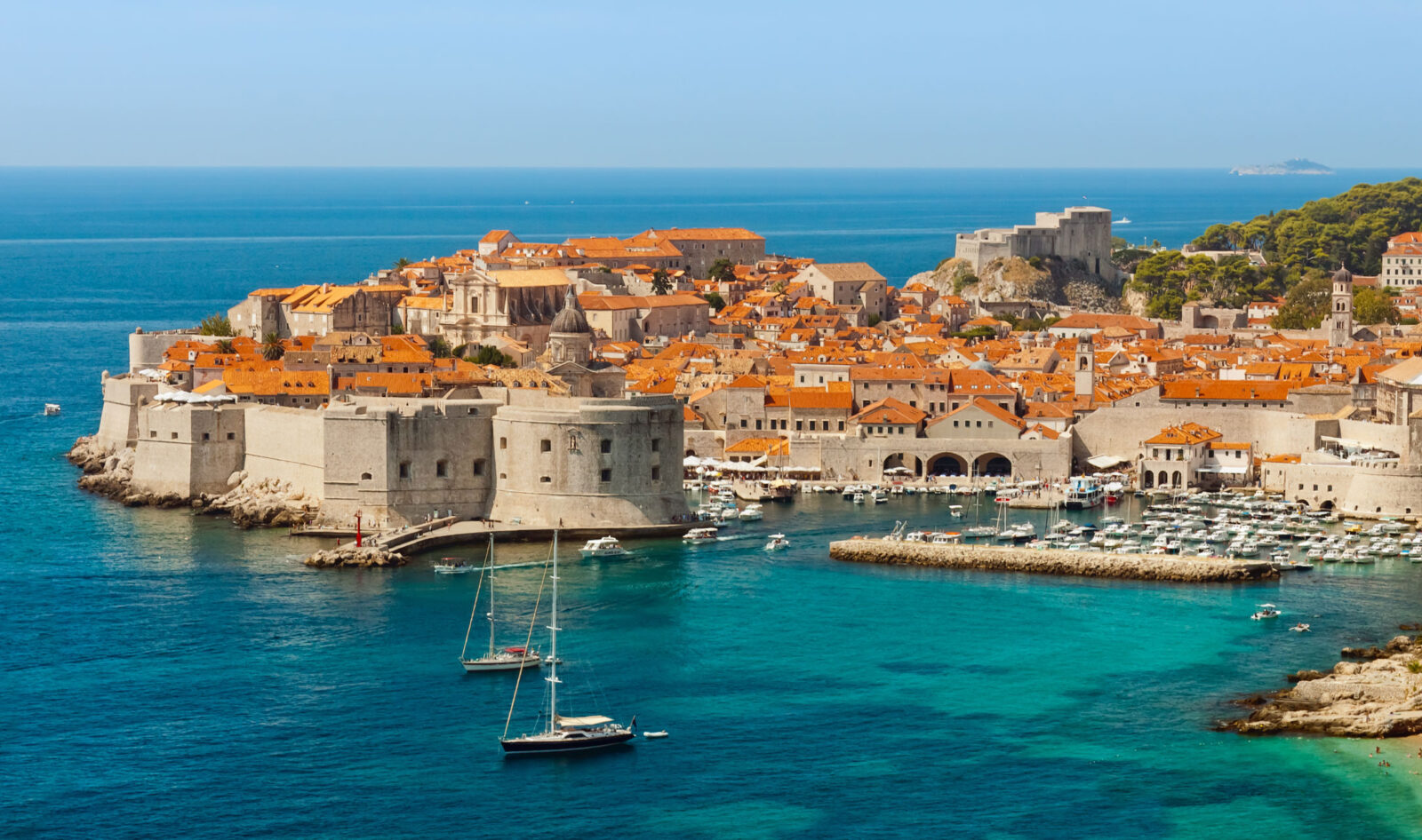 Cruise Croatia and Dubrovnik on luxurious small boats
